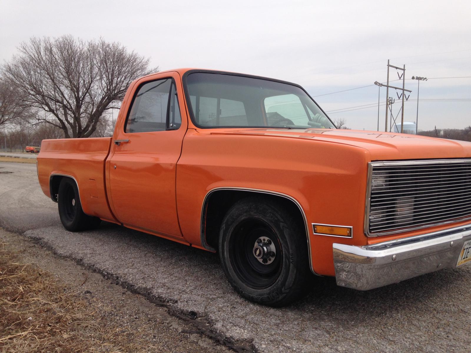 1986 C-10 5.3/4l60 swapped, lowered.